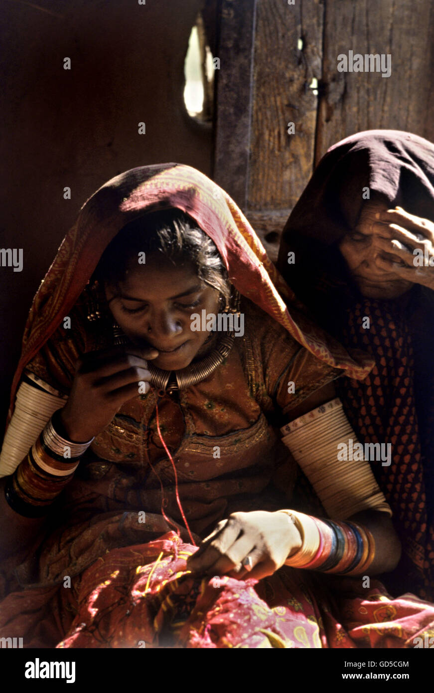 Embroidering hi-res stock photography and images - Alamy