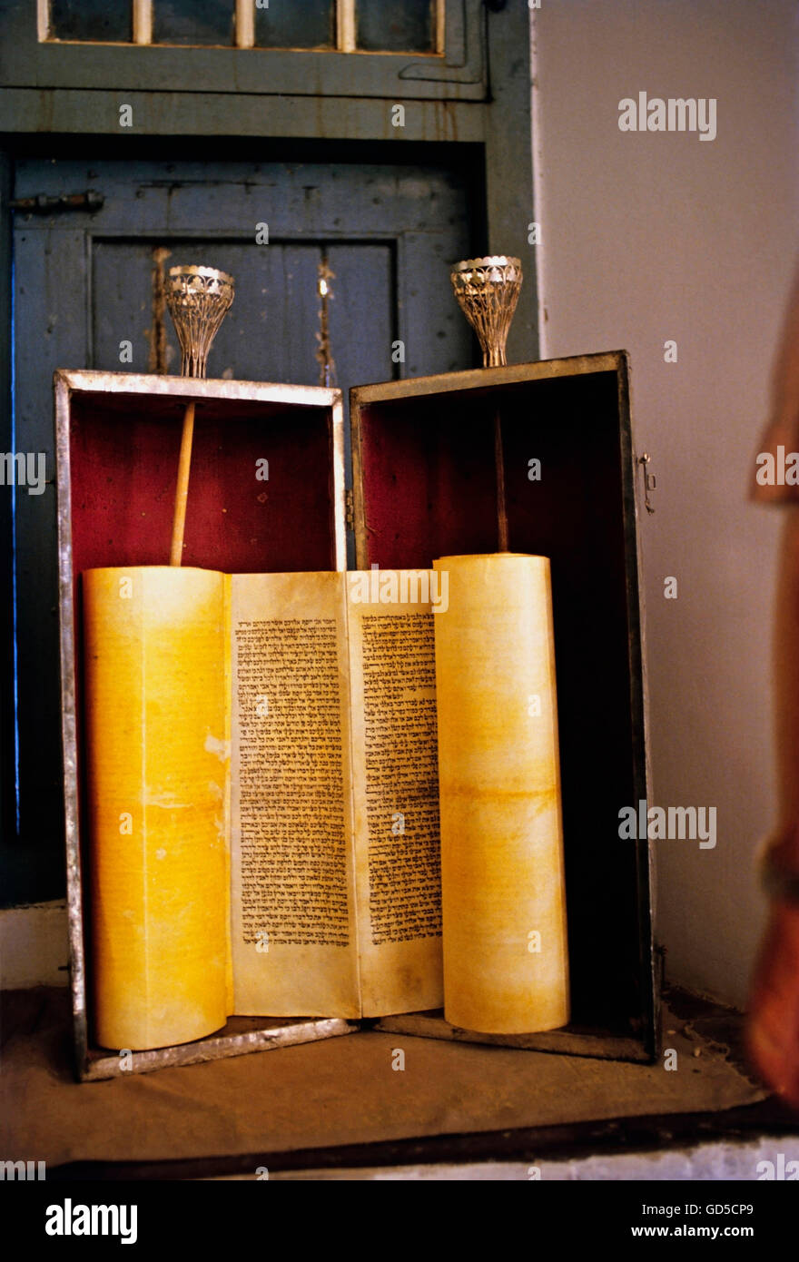 Jewish scripture hi-res stock photography and images - Alamy