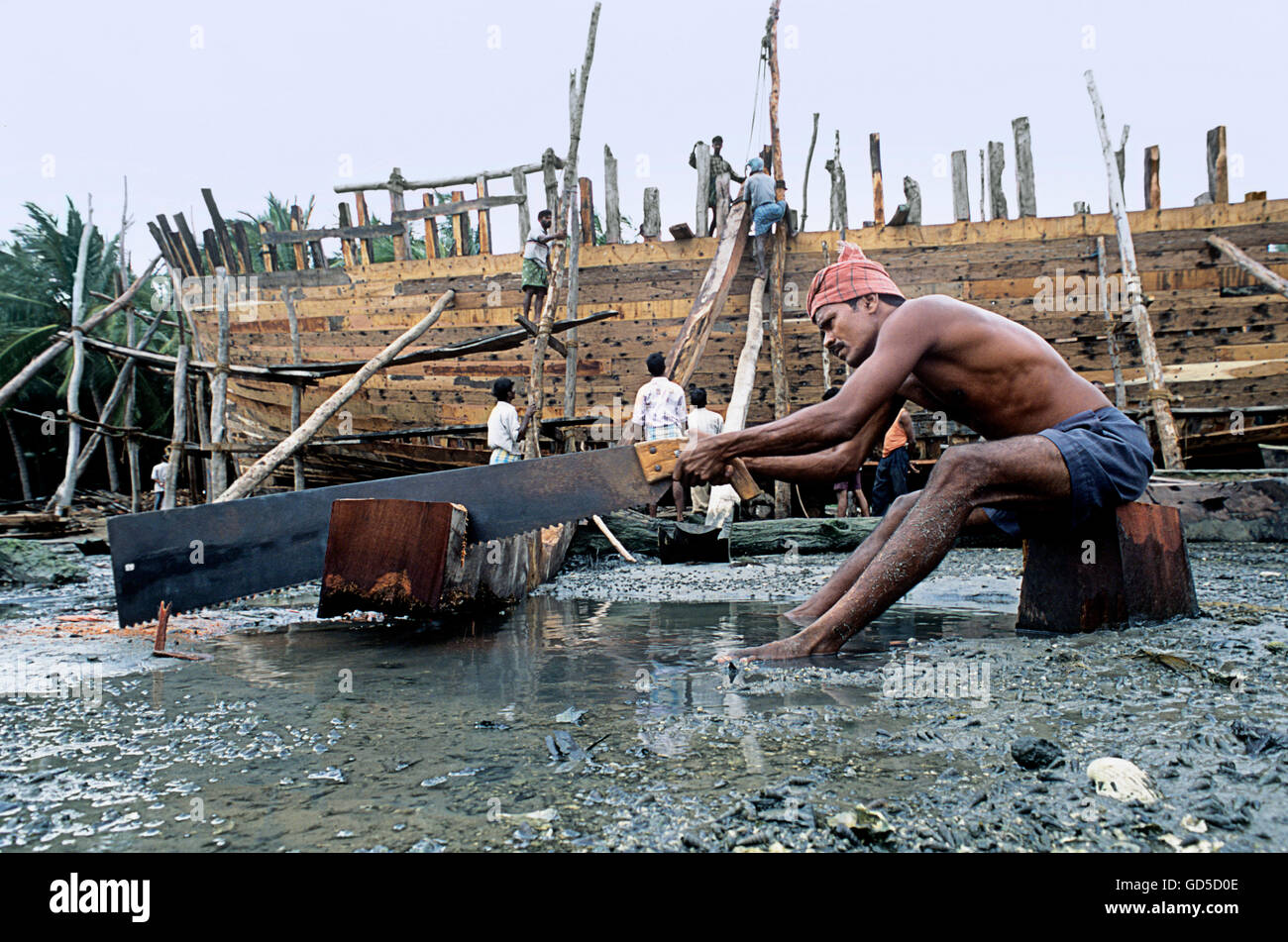 Making of boats hi-res stock photography and images - Alamy