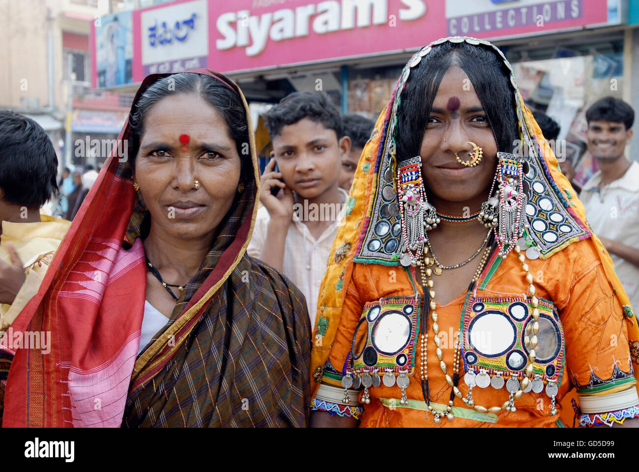 Lambadi women hi-res stock photography and images - Alamy