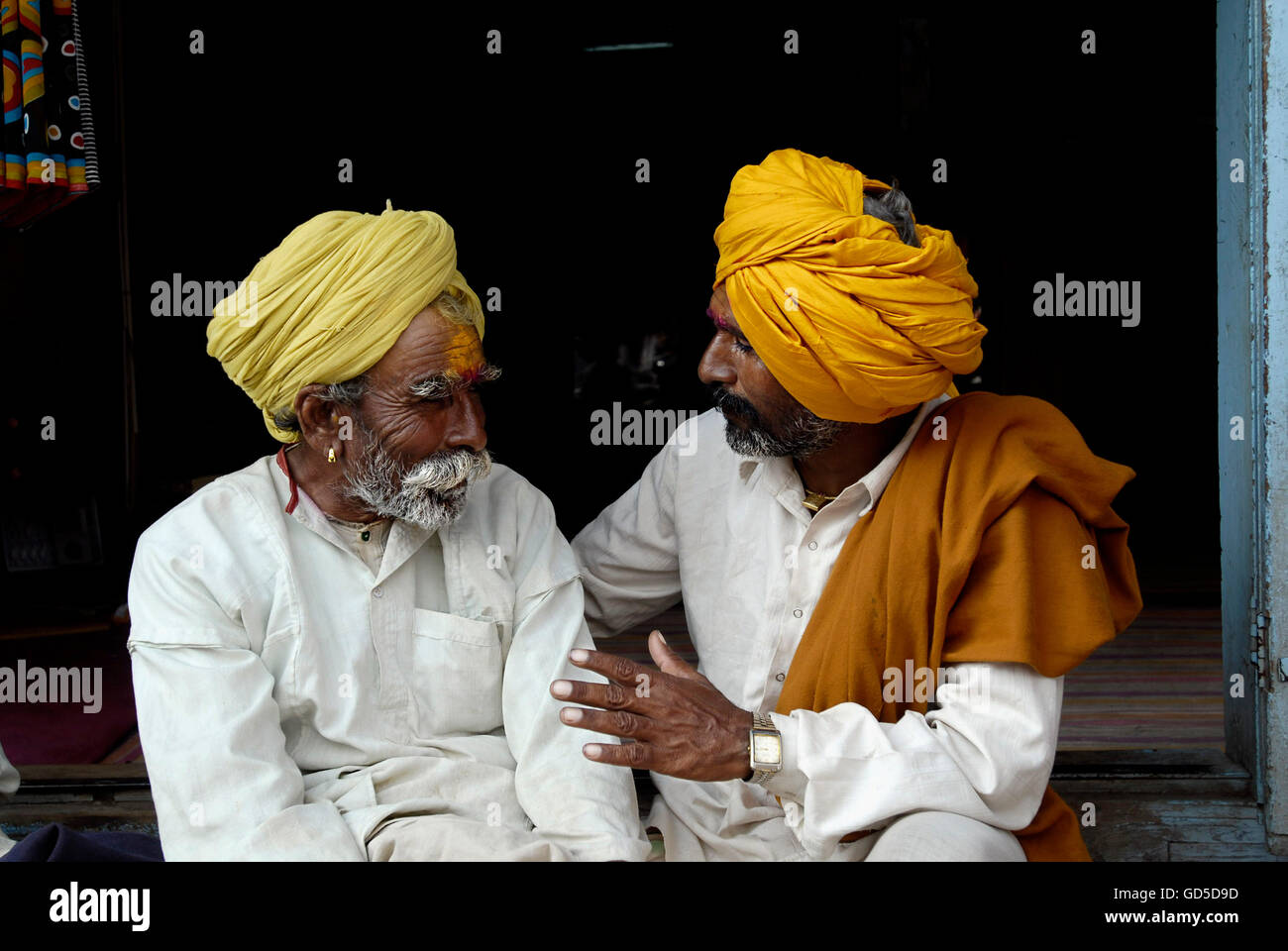 Tribals hi-res stock photography and images - Alamy