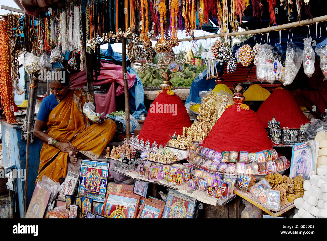 A shop near to Banashankari temple Stock Photo - Alamy