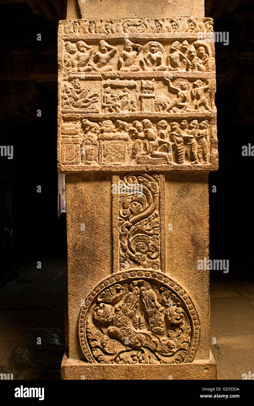 Carving on a column Stock Photo - Alamy