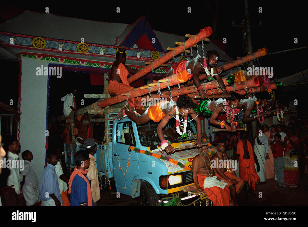 Suspended men hi-res stock photography and images - Alamy