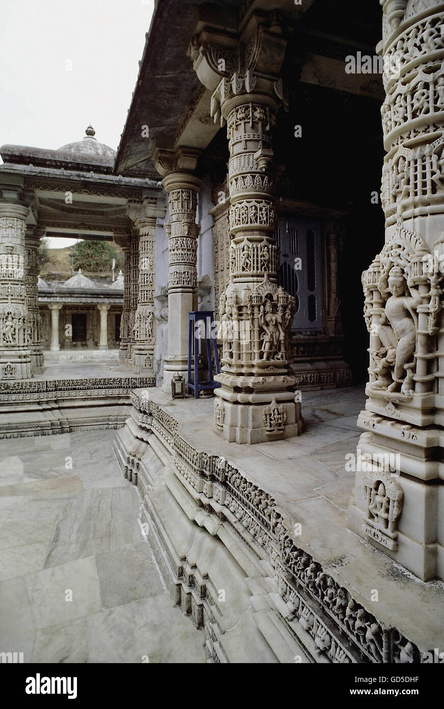 Dilwara jain temple hi-res stock photography and images - Alamy