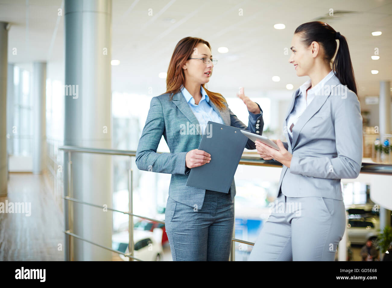 Explaining strategy hi-res stock photography and images - Alamy