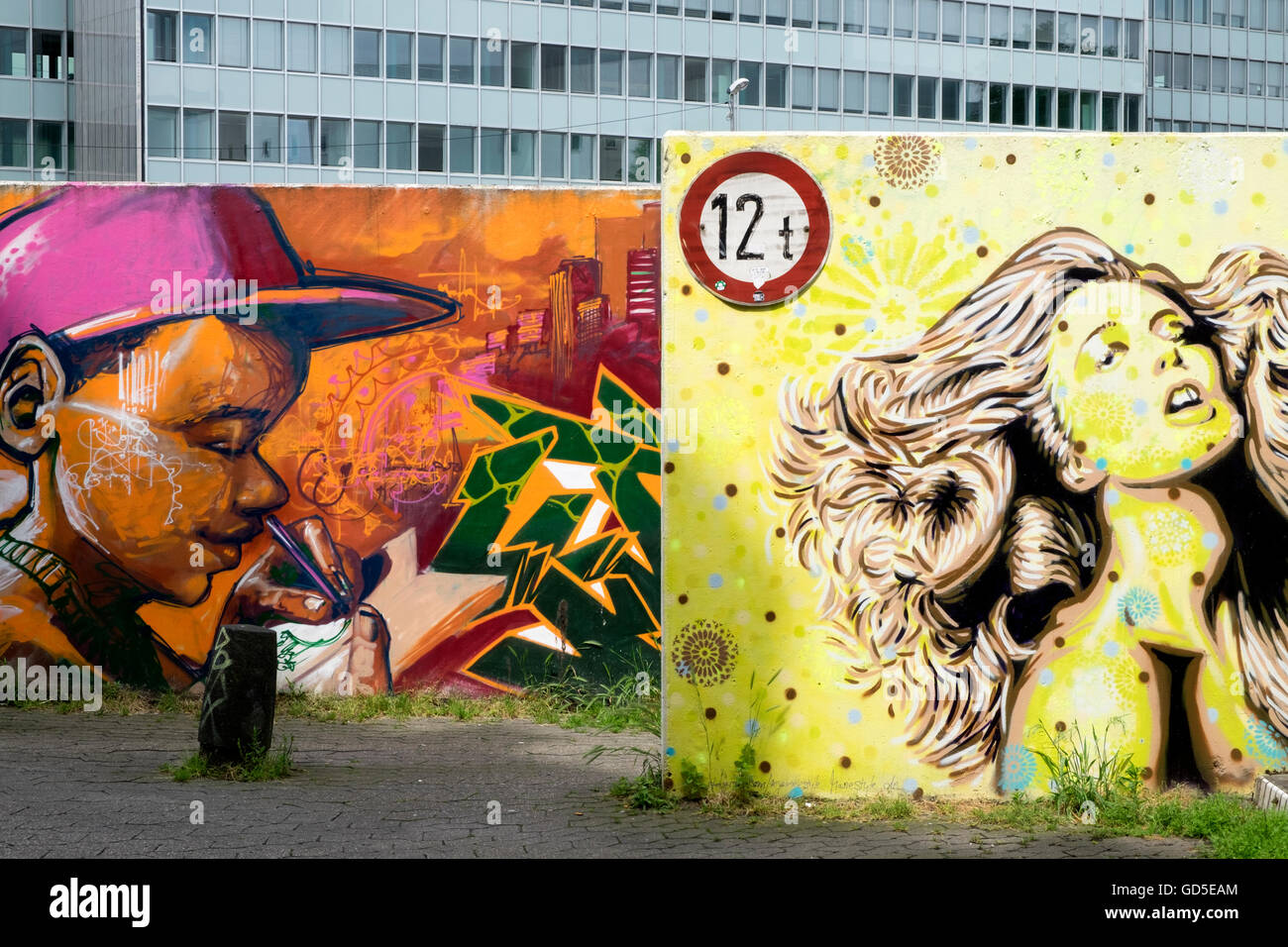 Graffiti Dusseldorf Germany Stock Photo - Alamy