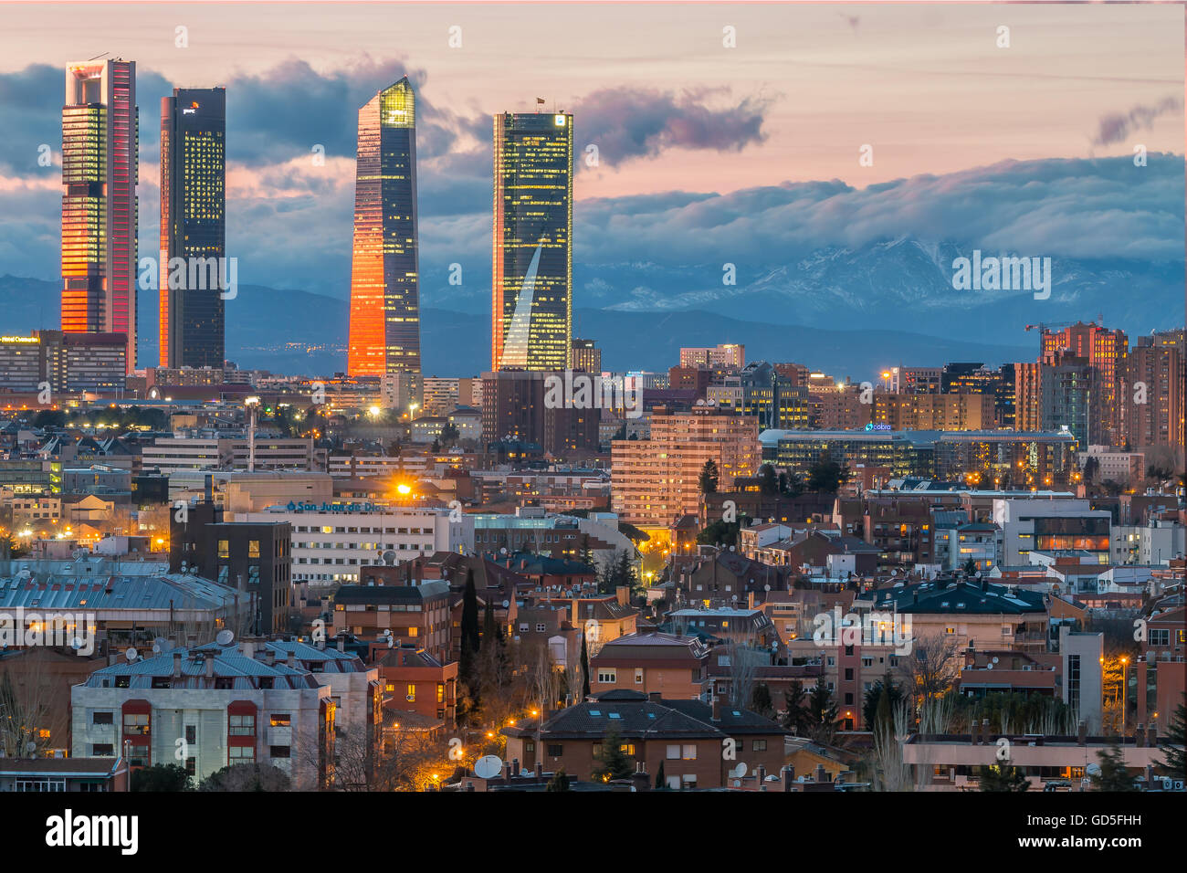 Madrid skyline hi-res stock photography and images - Alamy