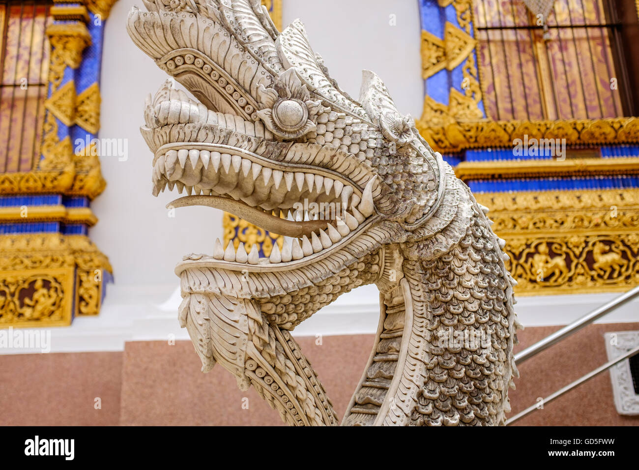 Statue of serpent hi-res stock photography and images - Alamy