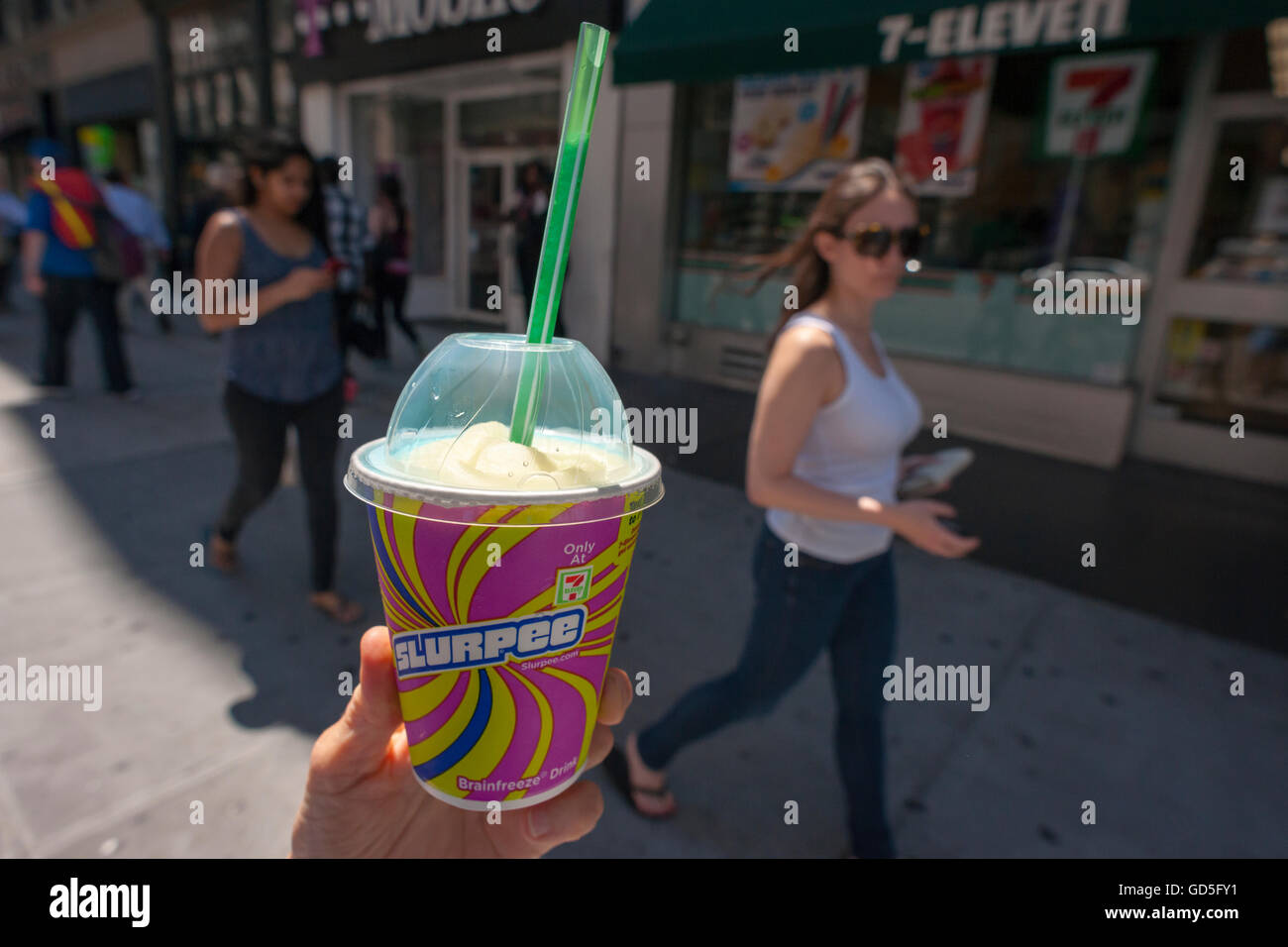 Slurpee hi-res stock photography and images - Alamy