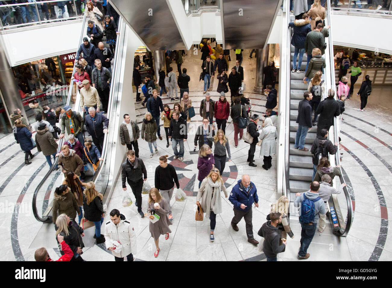 Cabot square mall hi-res stock photography and images - Alamy