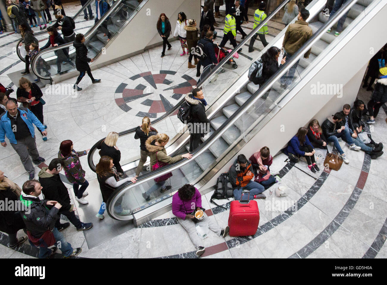 Cabot Square Shopping centre Stock Photo - Alamy