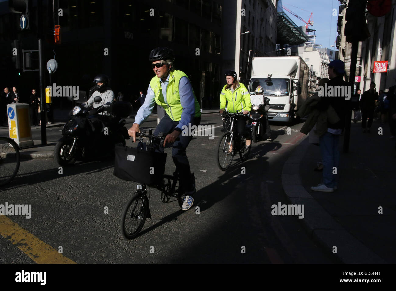 Office workers in The City of London, England, UK Stock Photo - Alamy