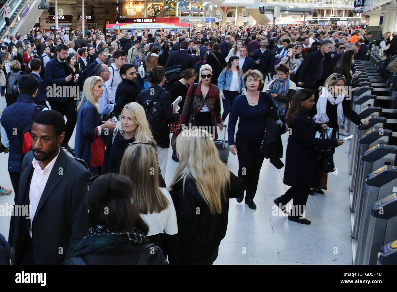 Office workers in The City of London, England, UK Stock Photo - Alamy