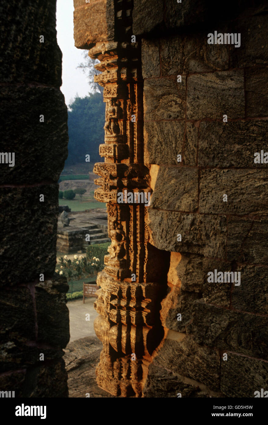 Stone sculptures sun temple orissa hi-res stock photography and images ...