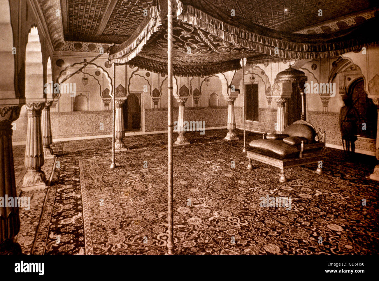 Throne_room hi-res stock photography and images - Alamy