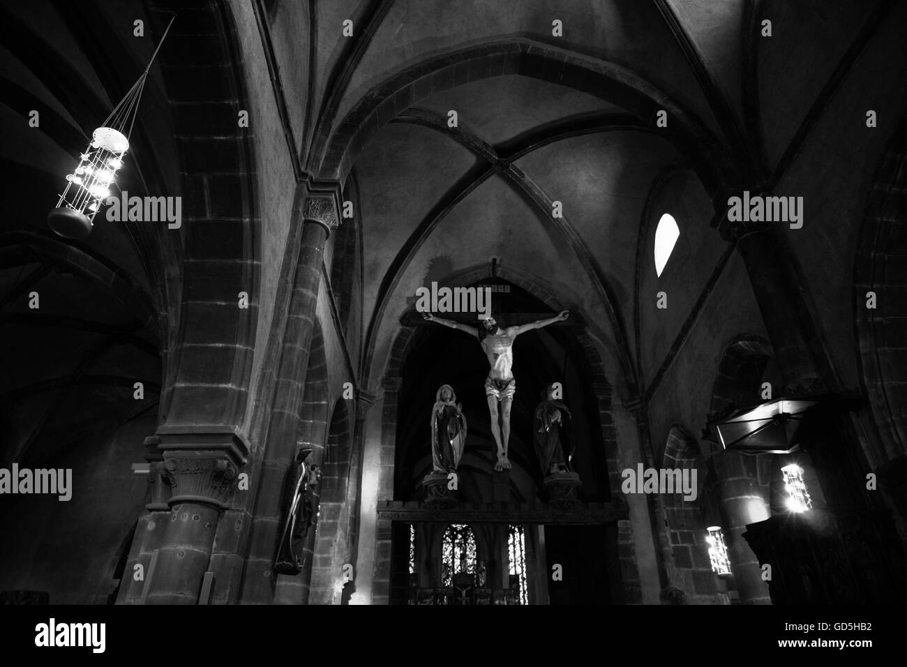 White church interior hi-res stock photography and images - Alamy
