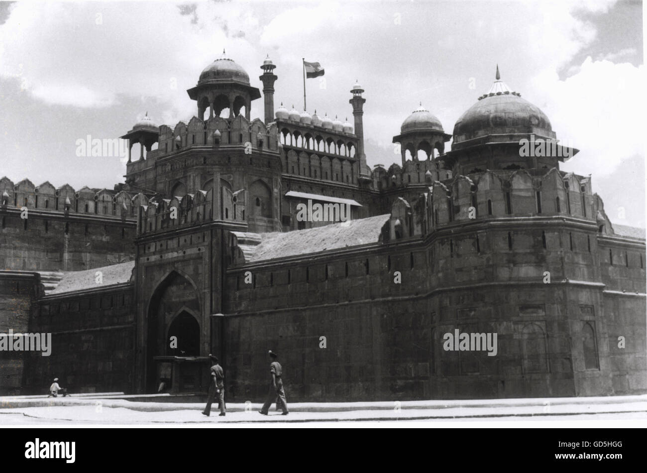 The parapet and the walls of Red fort Stock Photo - Alamy