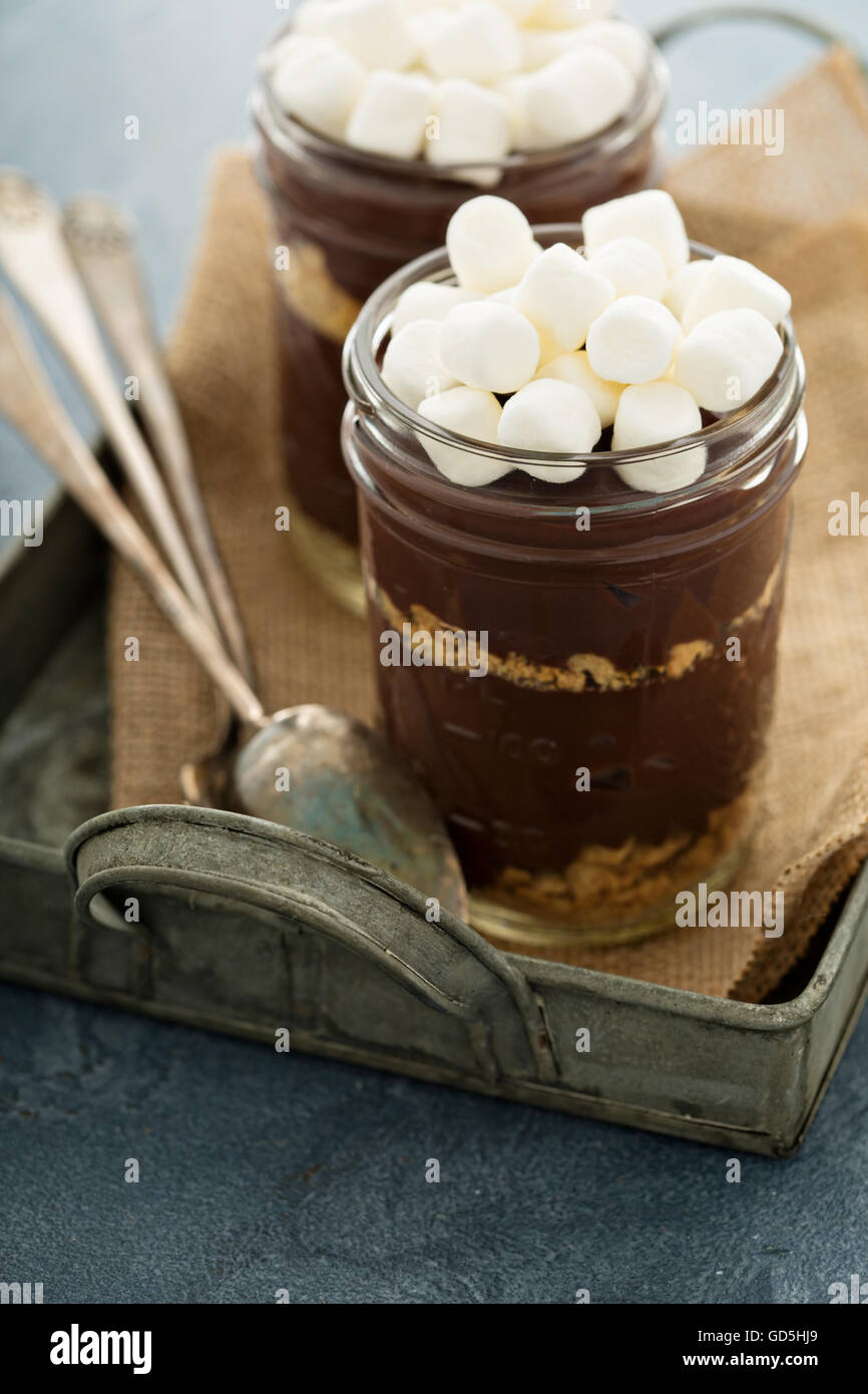 Smores sandwiches hi-res stock photography and images - Alamy