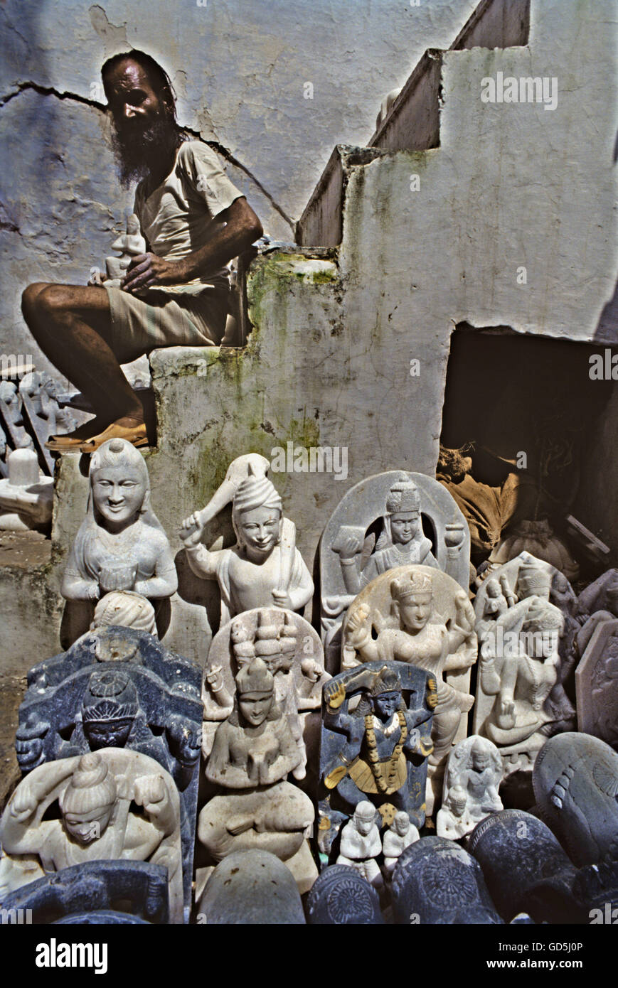 Man sculpting marble hi-res stock photography and images - Alamy