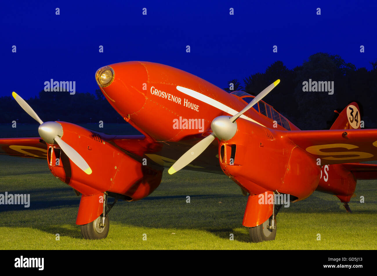 de Havilland Comet DH88 Racer G-ACSS at night Stock Photo - Alamy