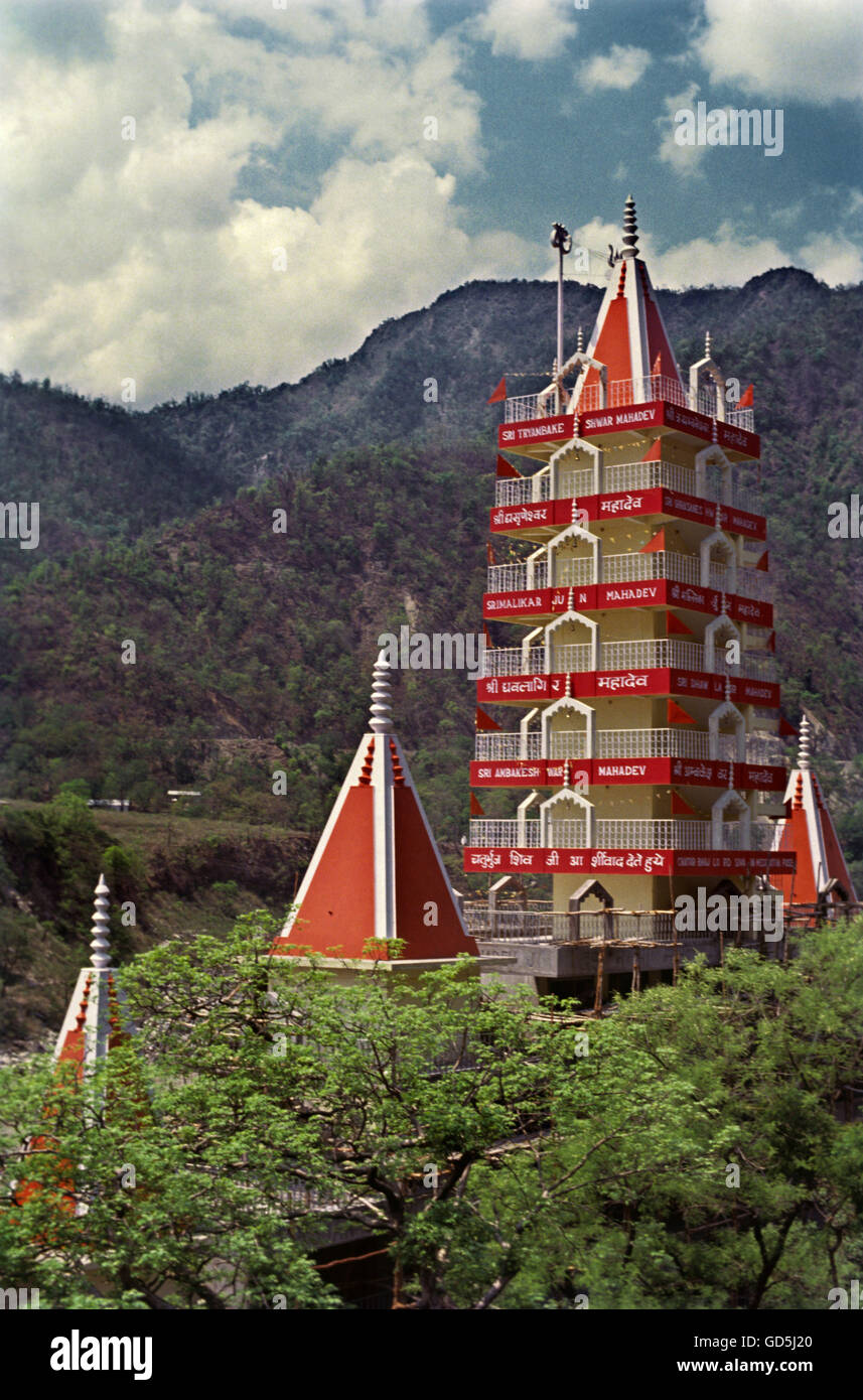 Rishikesh temples hi-res stock photography and images - Alamy