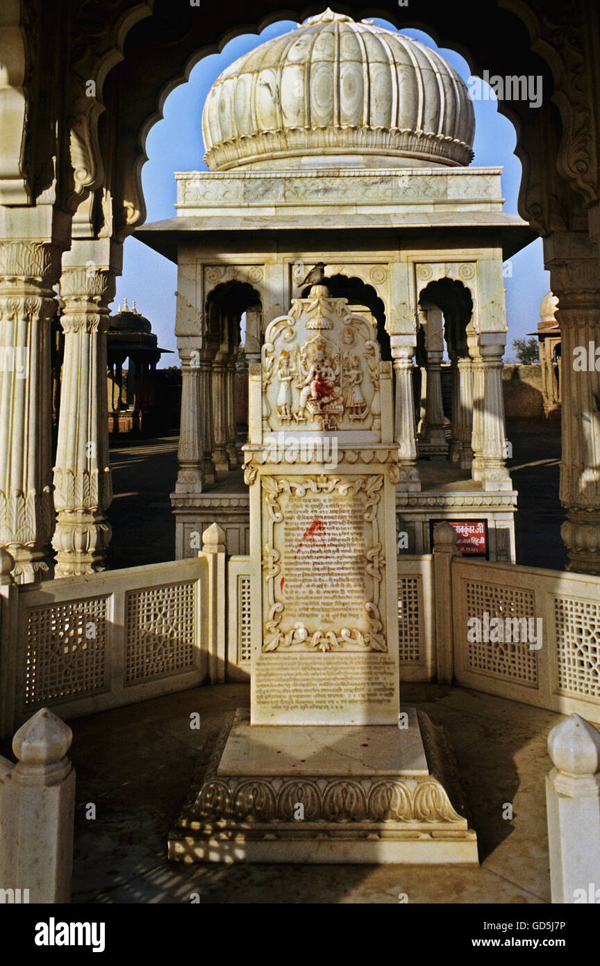 Carvings at chhatris hi-res stock photography and images - Alamy