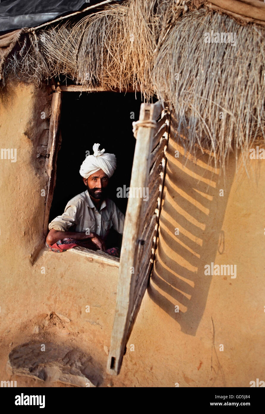 Rajasthani males hi-res stock photography and images - Alamy