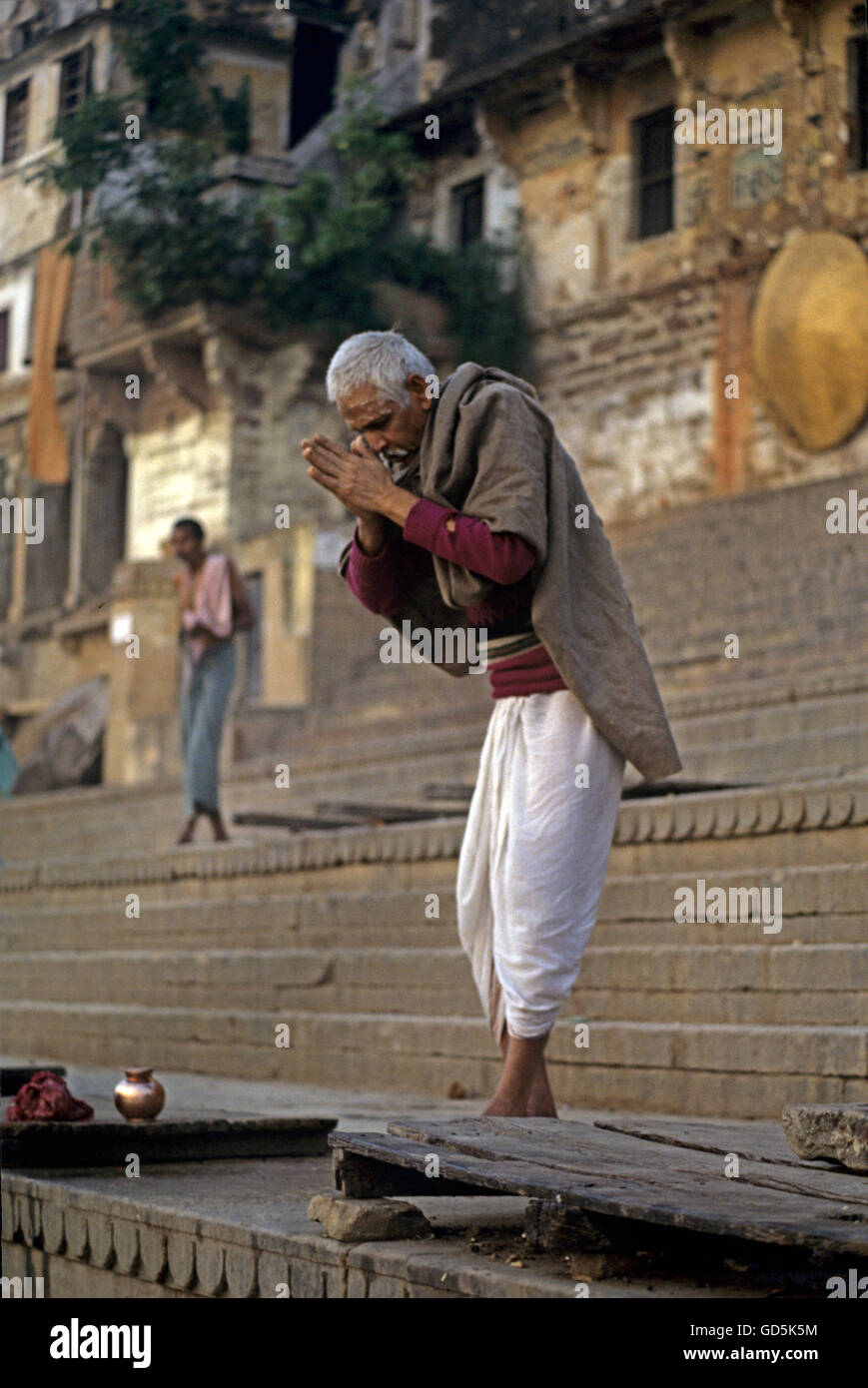 Old man praying Stock Photo - Alamy