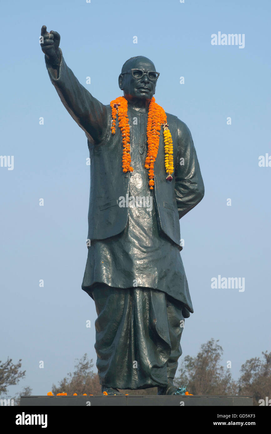 Politician statue sculpture hi-res stock photography and images - Alamy