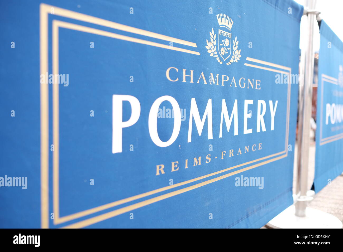 Pommery and champagne hi-res stock photography and images - Alamy