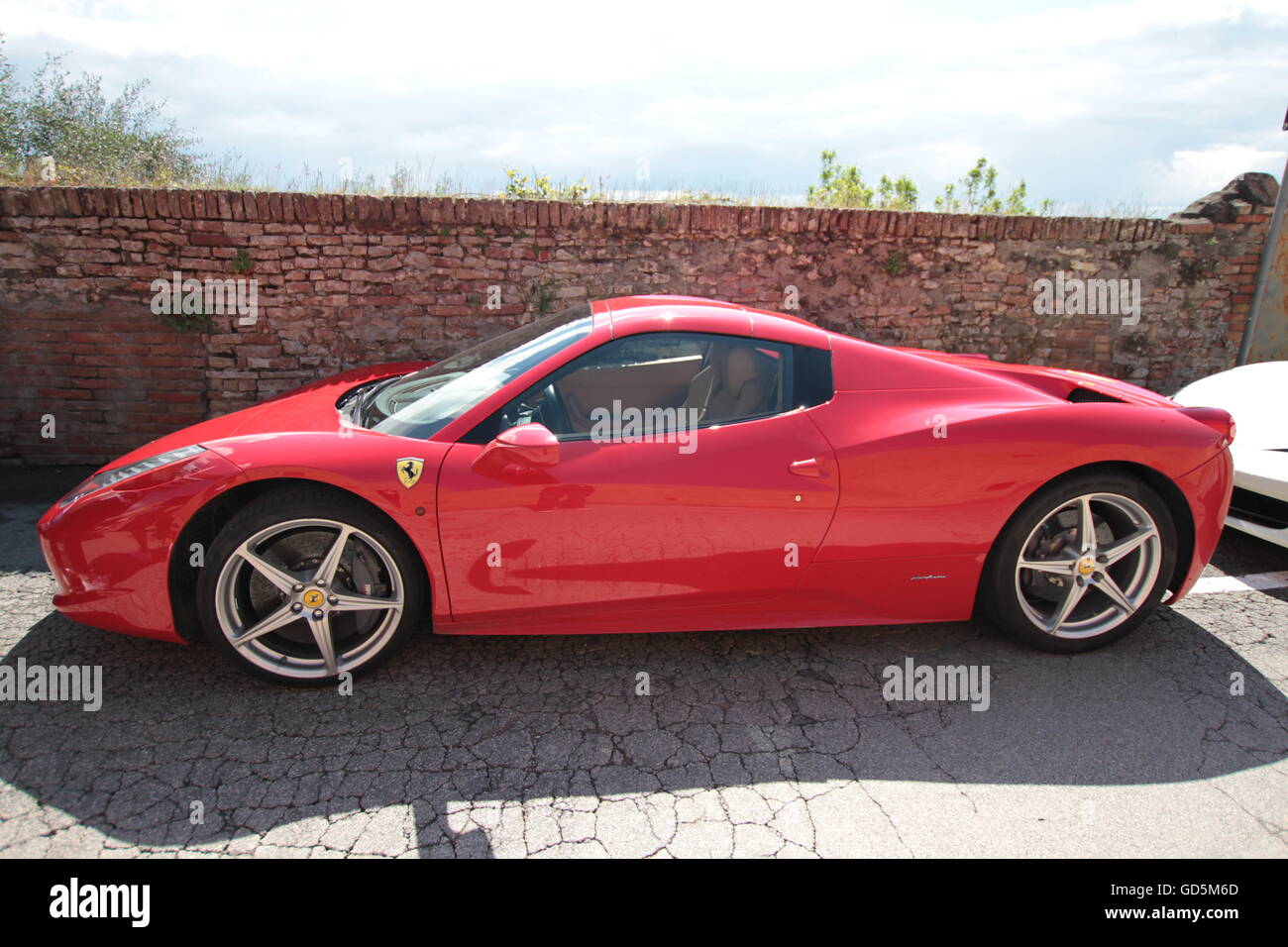 Ferrari steering wheels hi-res stock photography and images - Alamy