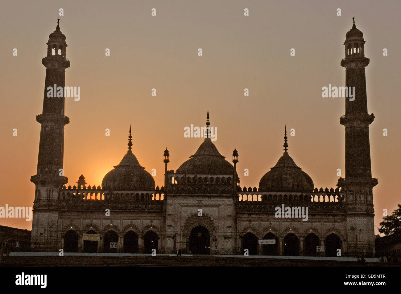 Imambaara hi-res stock photography and images - Alamy