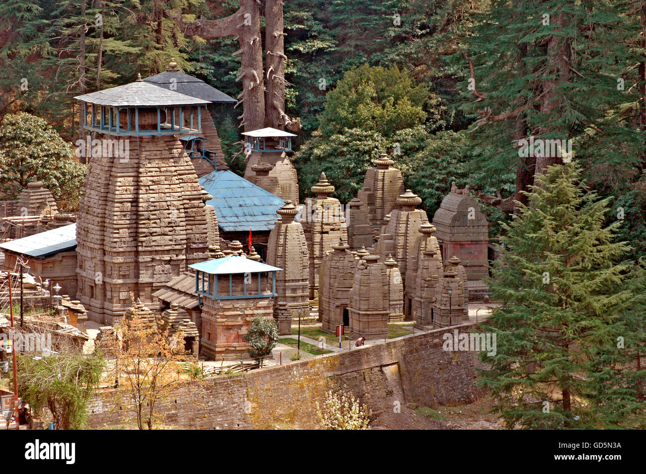 Jageshwar temple hi-res stock photography and images - Alamy