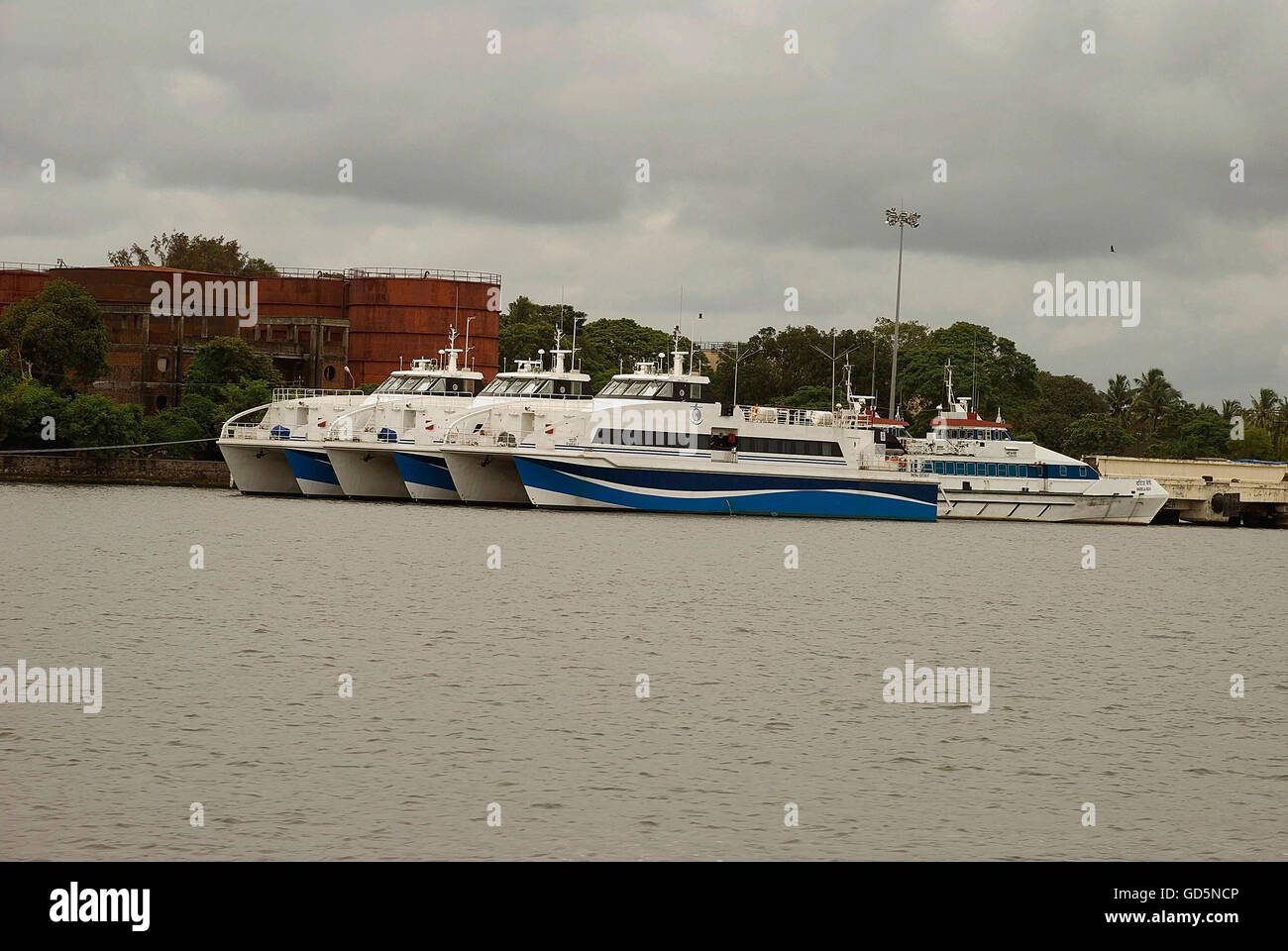 Ships at the port Stock Photo - Alamy