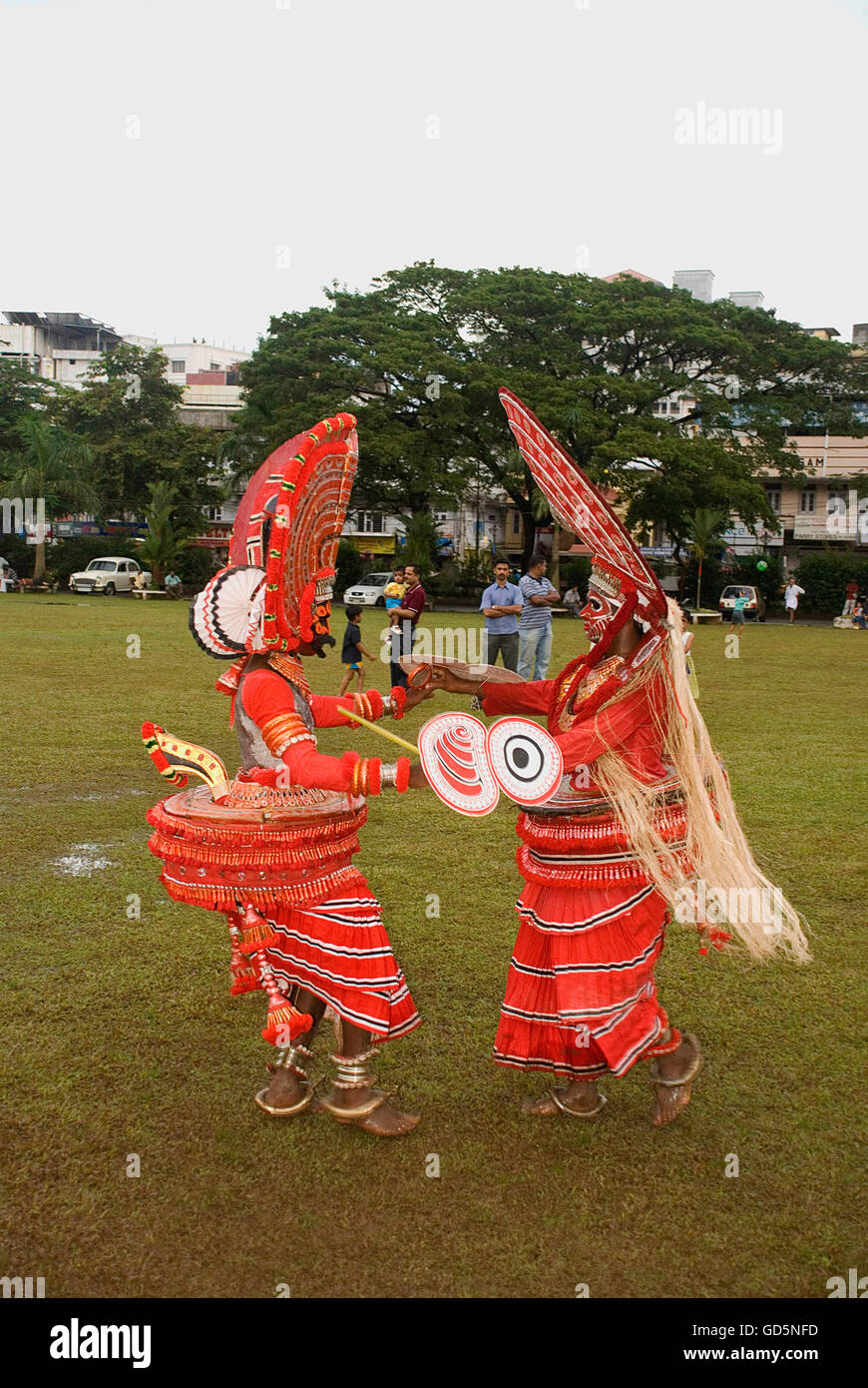 Onam costumes hi-res stock photography and images - Alamy