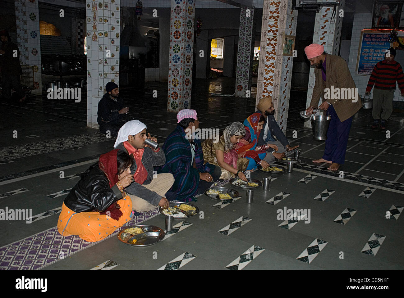 Langar at Manikaran Gurudwara Stock Photo - Alamy