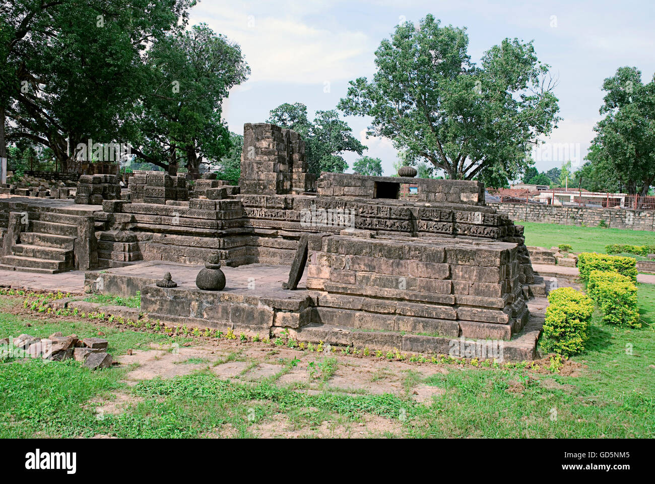 Pataleshwar temple hi-res stock photography and images - Alamy