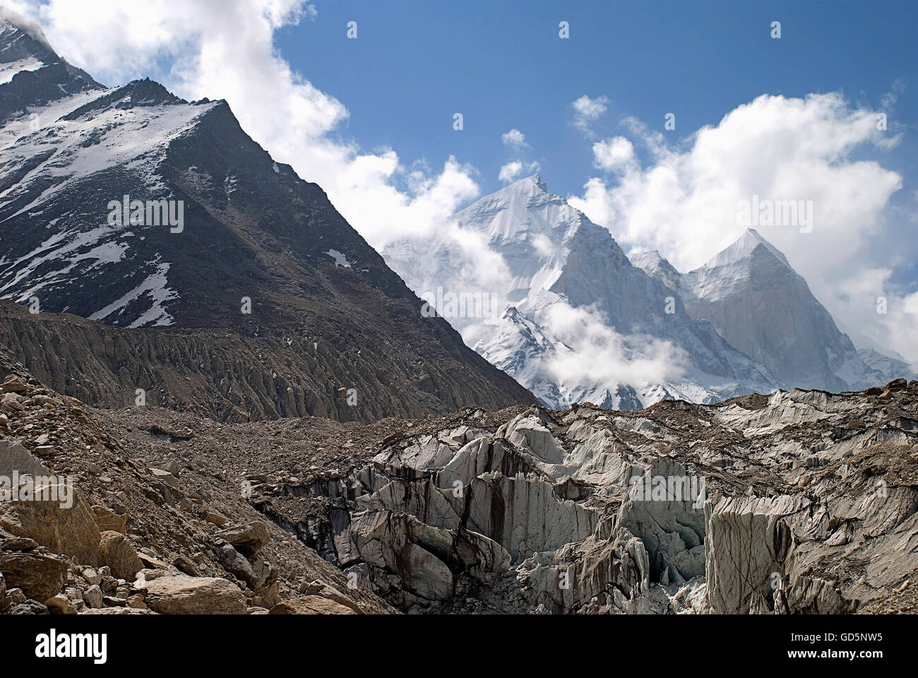 Gaumukh glaciers hi-res stock photography and images - Alamy