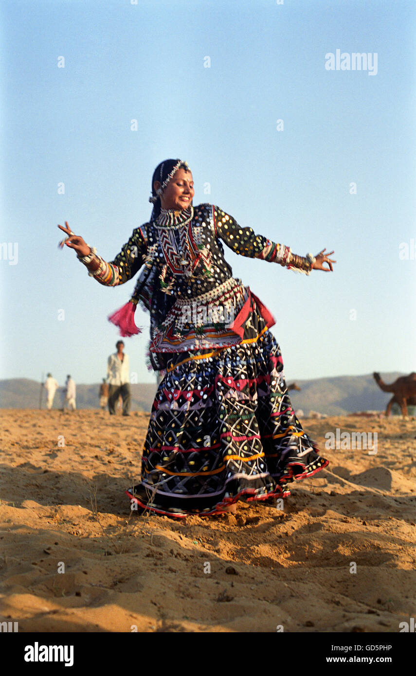 Kalbelia dance hi-res stock photography and images - Alamy