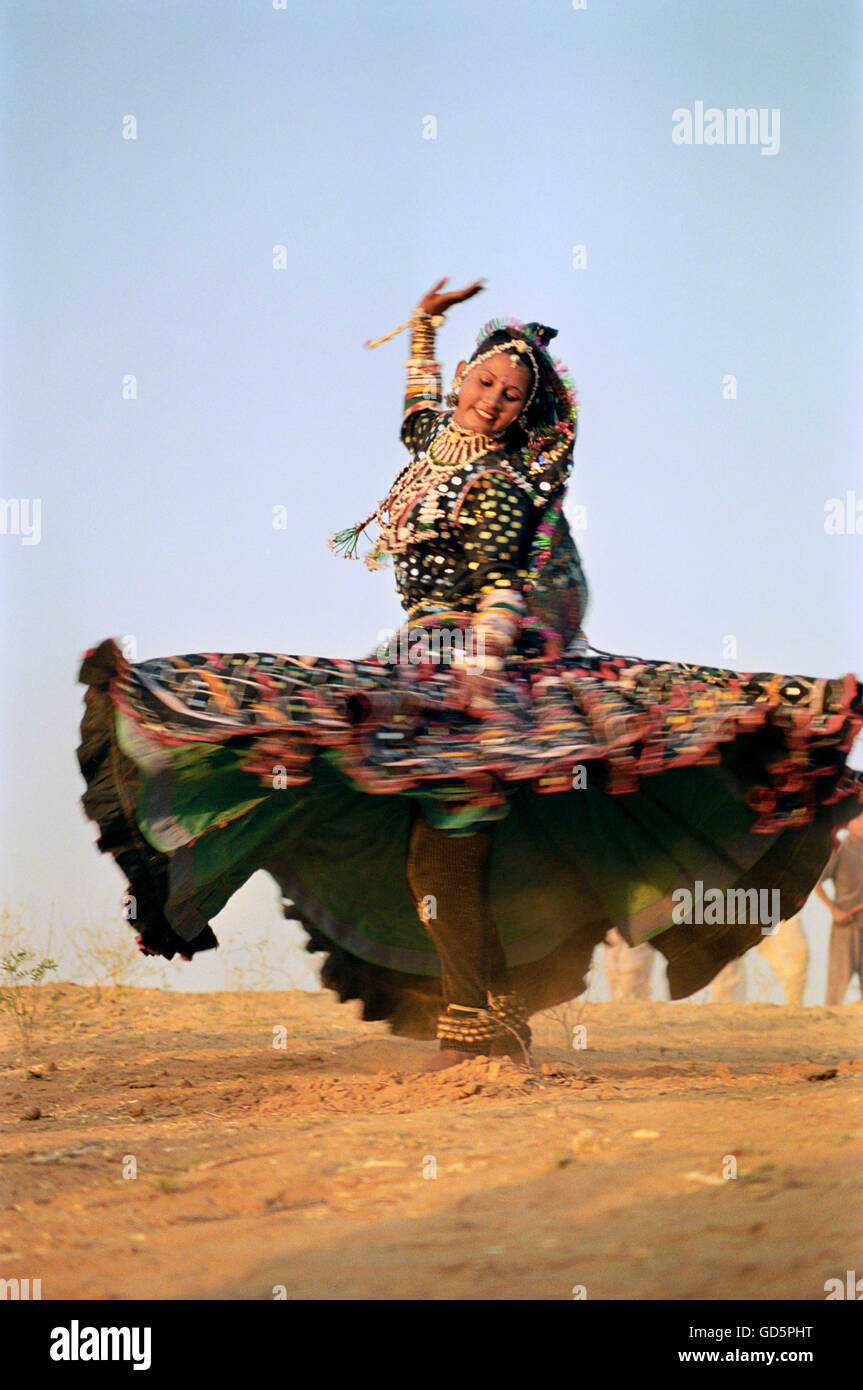 Kalbelia dance hi-res stock photography and images - Alamy