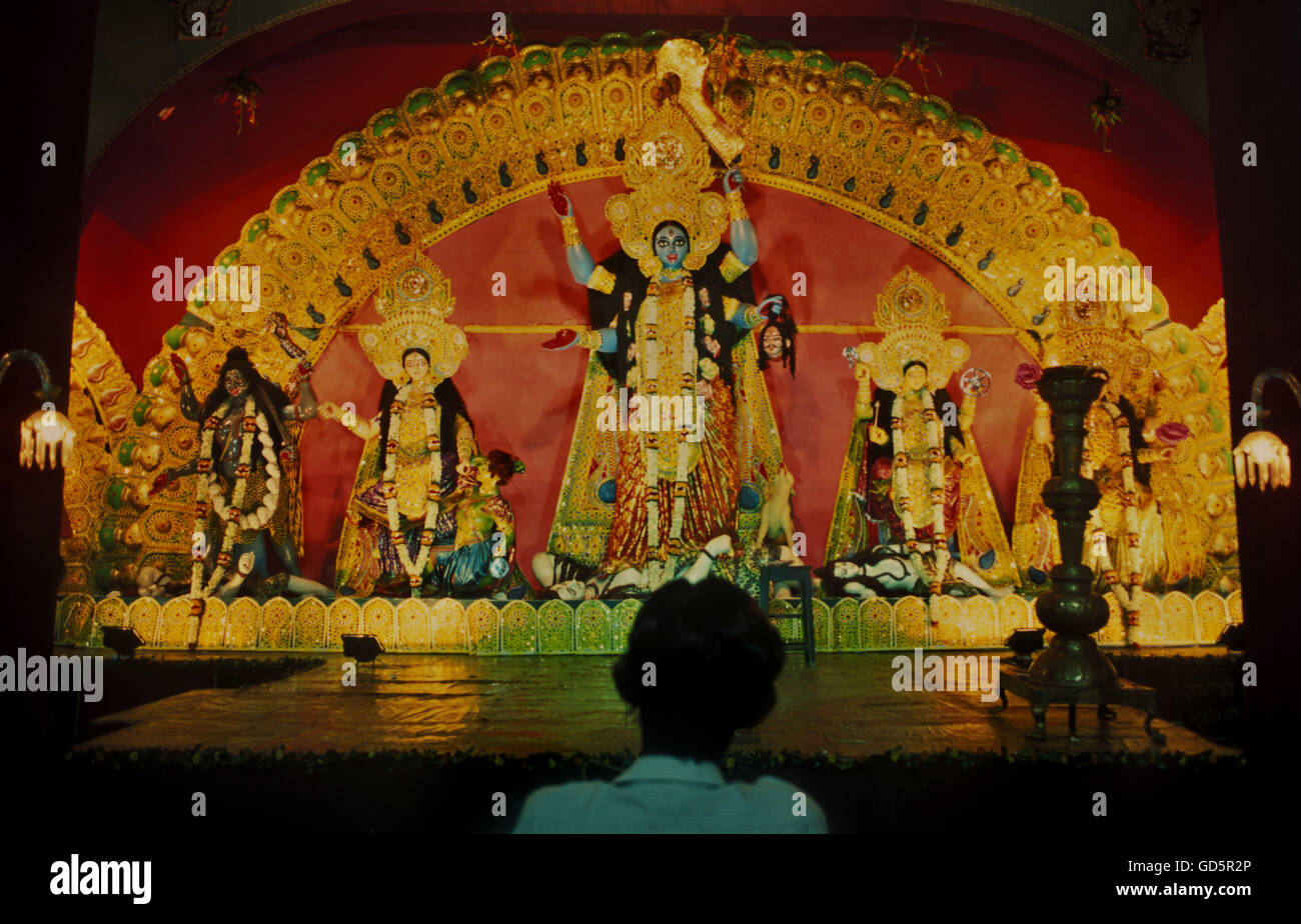 Idols hi-res stock photography and images - Alamy