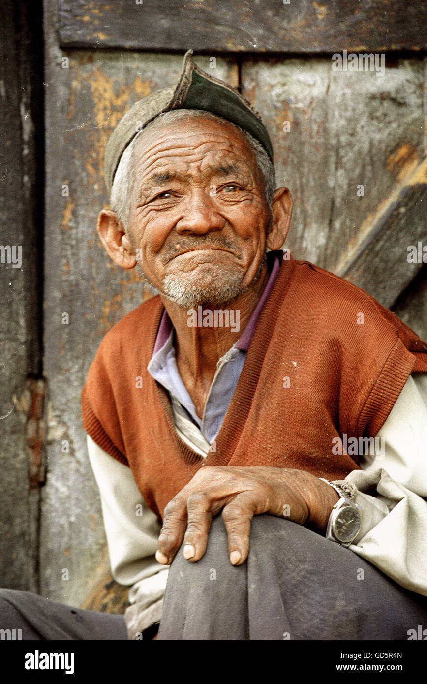 Men portrait himachal pradesh india hi-res stock photography and images ...