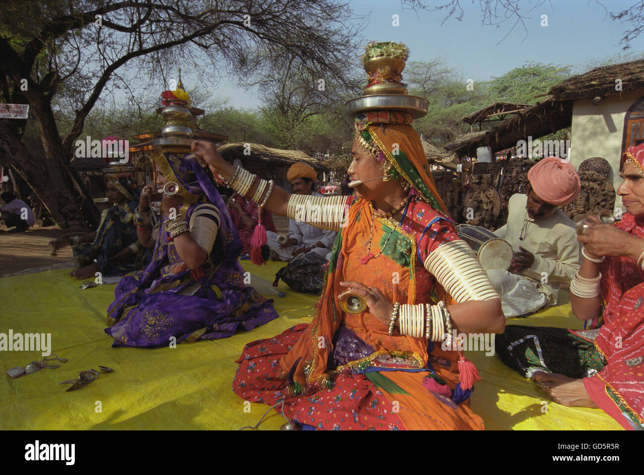 Women performing a traditional dance Stock Photo - Alamy