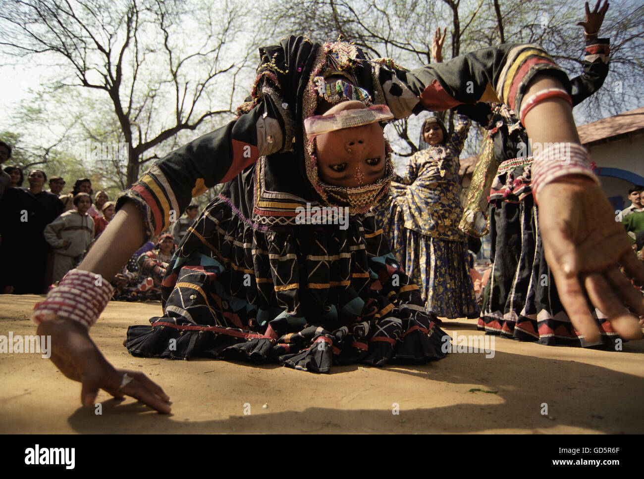 Woman performing a traditional dance Stock Photo - Alamy