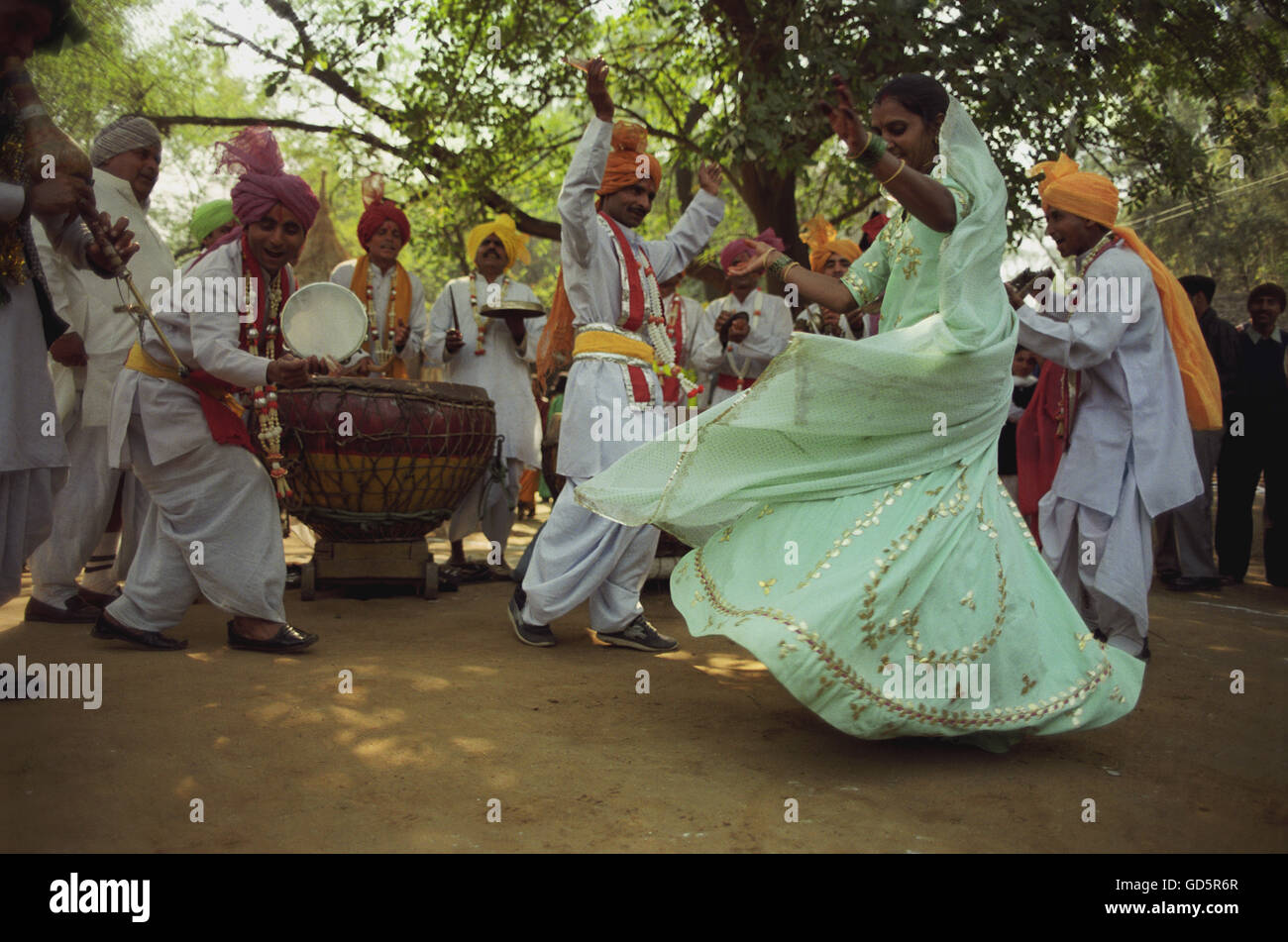 Woman performing a traditional dance Stock Photo - Alamy