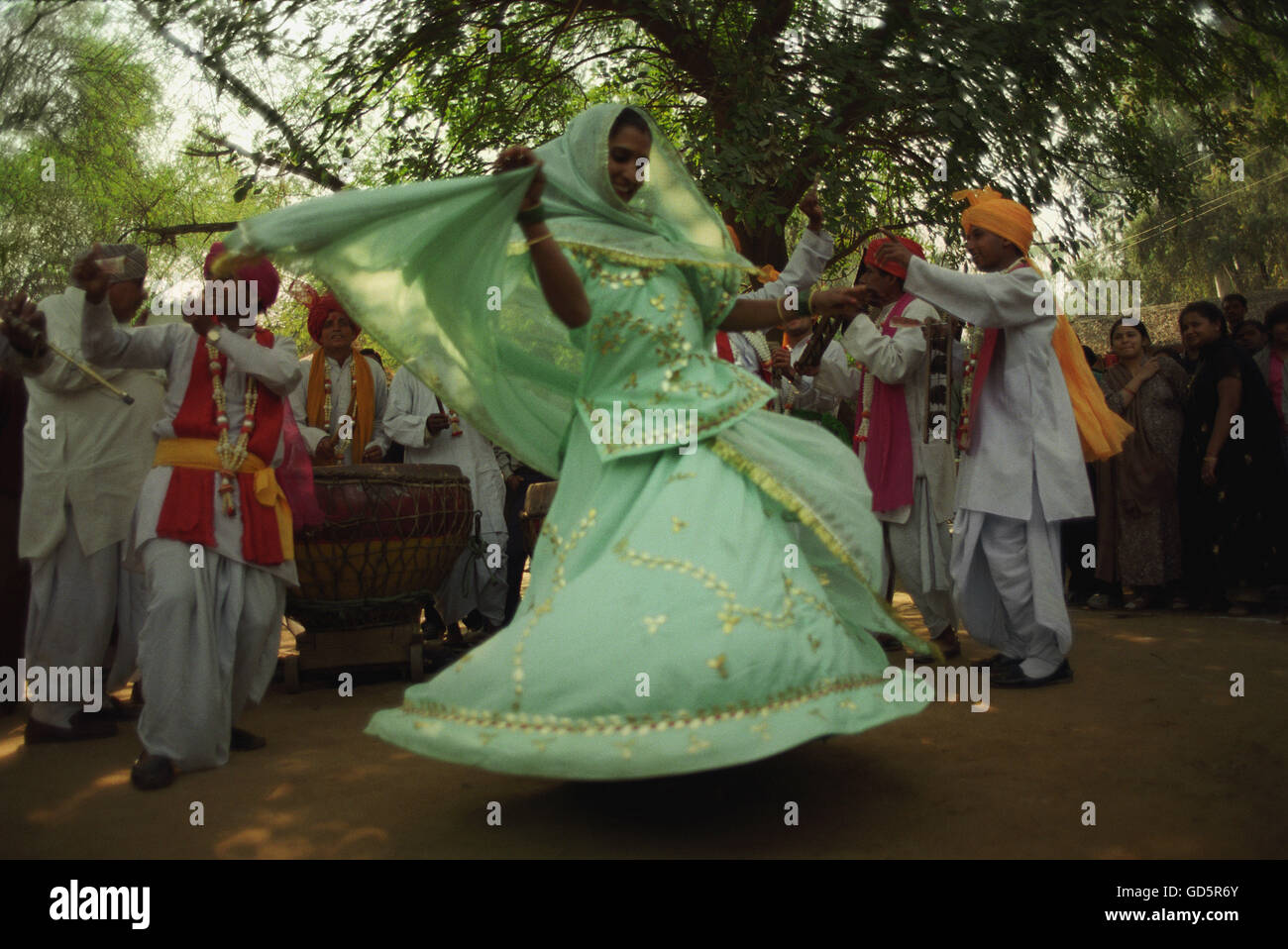 Woman performing a traditional dance Stock Photo - Alamy