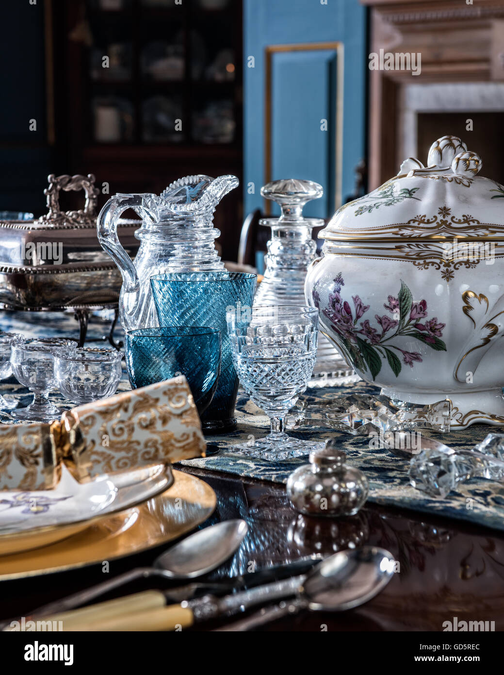 Old fashioned traditional hi-res stock photography and images - Alamy