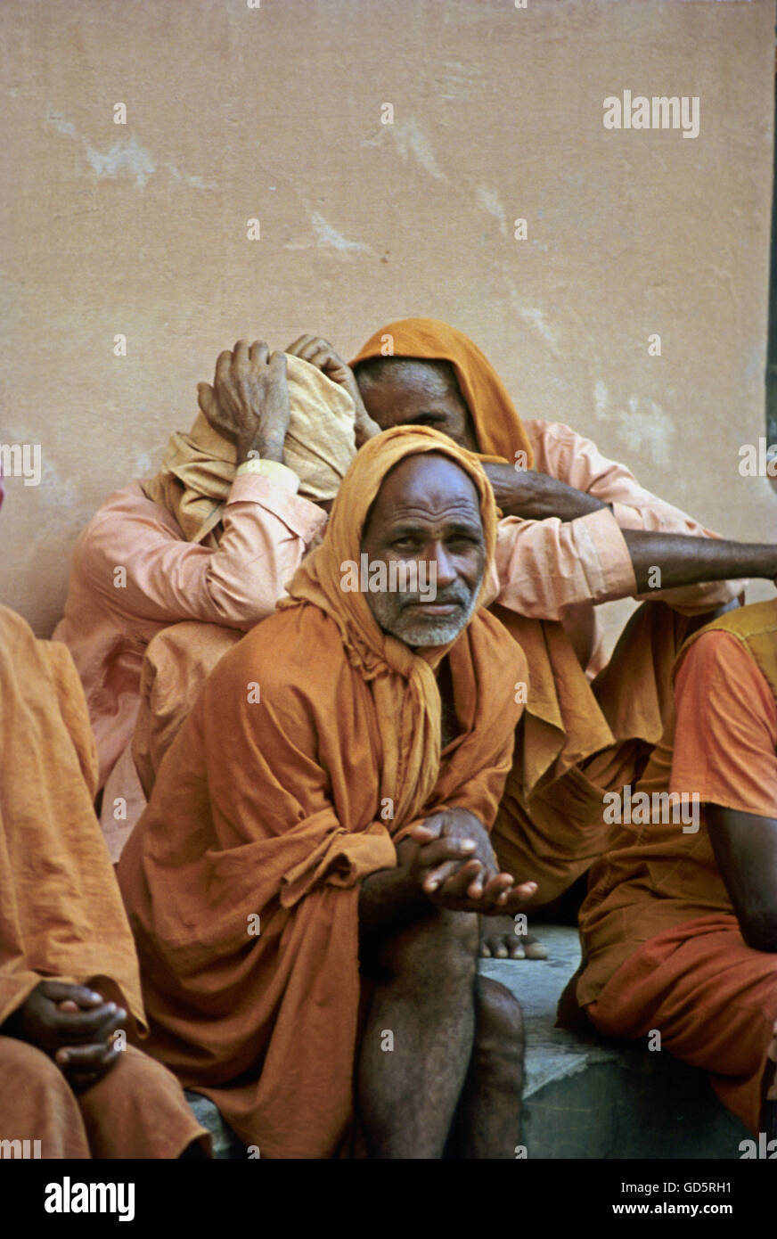 Sadhus and saints hi-res stock photography and images - Alamy