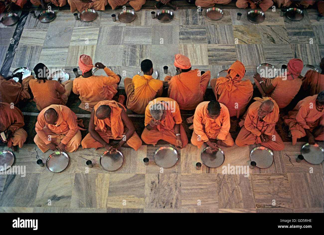 Sadhus and saints hi-res stock photography and images - Alamy
